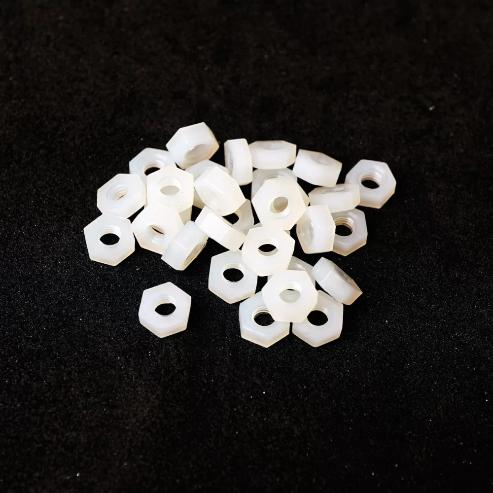 น็อตตัวเมียไนลอน M3-12